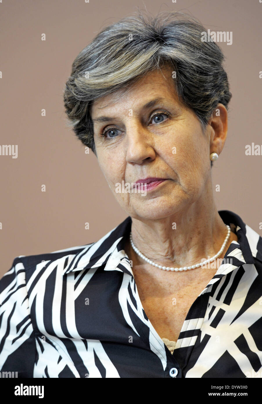 Isabell Allende Stockfotos und -bilder Kaufen - Alamy