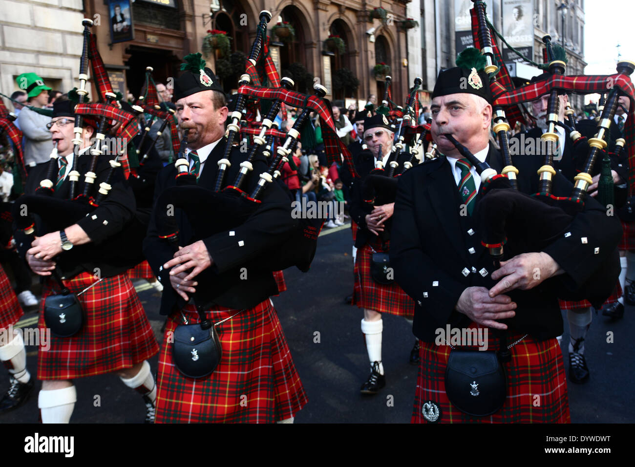 Schottisches Dudelsackband Stockfotos und -bilder Kaufen - Alamy