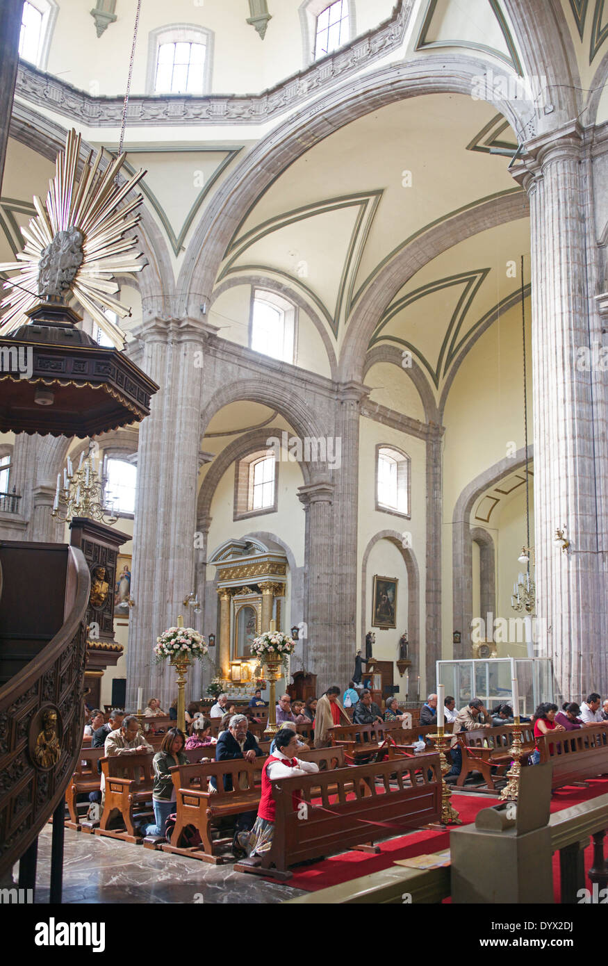 Zocalo mexico city people -Fotos und -Bildmaterial in hoher Auflösung ...