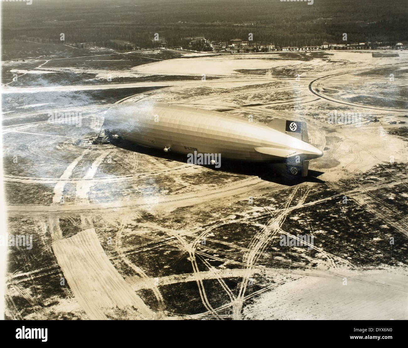 Zeppelin luftschiffbau -Fotos und -Bildmaterial in hoher Auflösung – Alamy