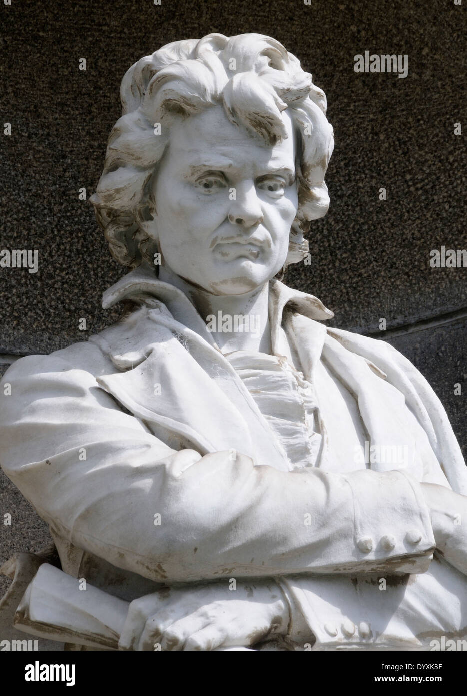 Statue von Ludwig van Beethoven außerhalb der Teatro Nacional ...