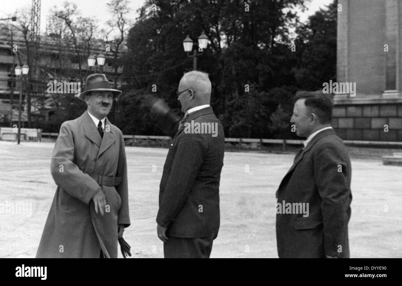 Adolf hitler brown house -Fotos und -Bildmaterial in hoher Auflösung ...