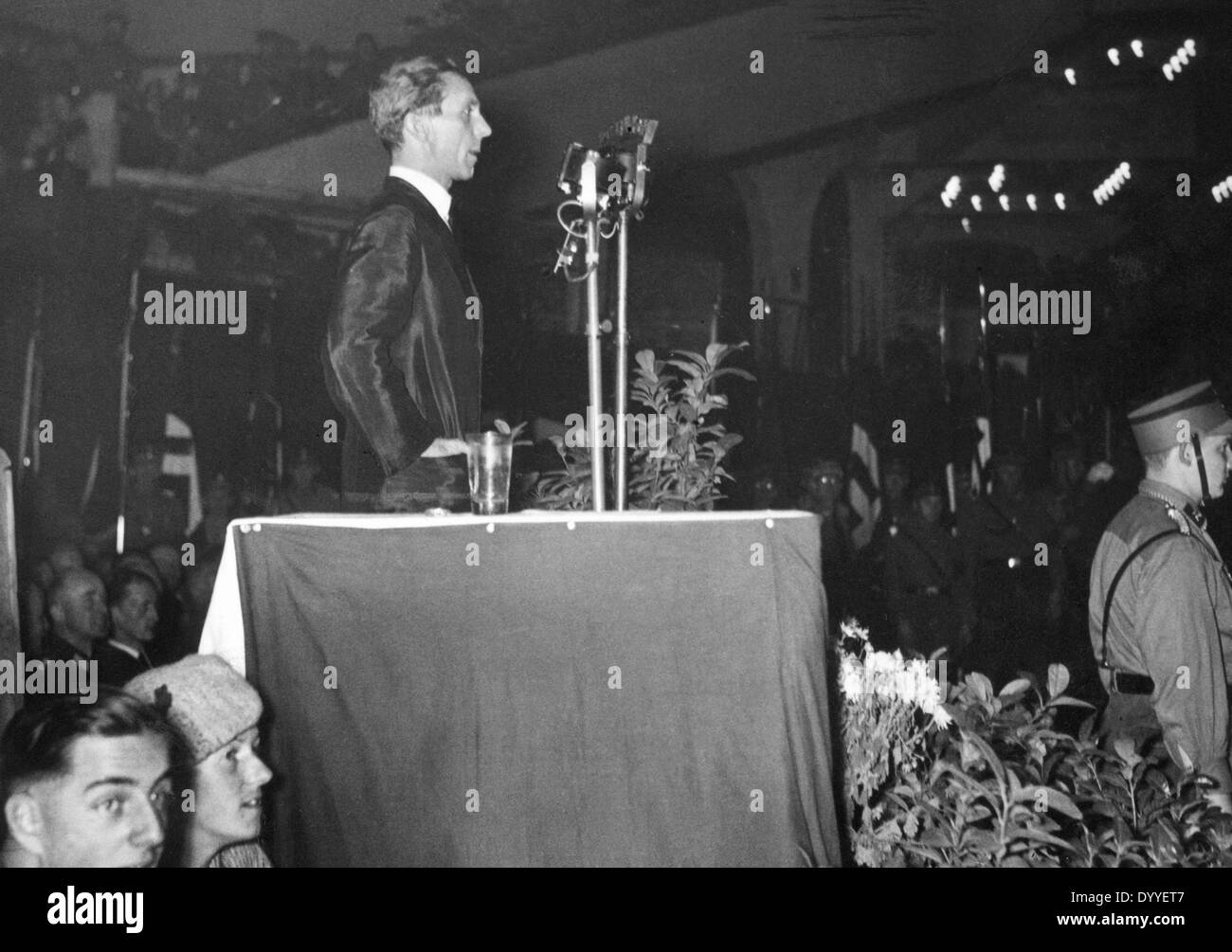 Joseph goebbels speech Schwarzweiß-Stockfotos und -bilder - Alamy