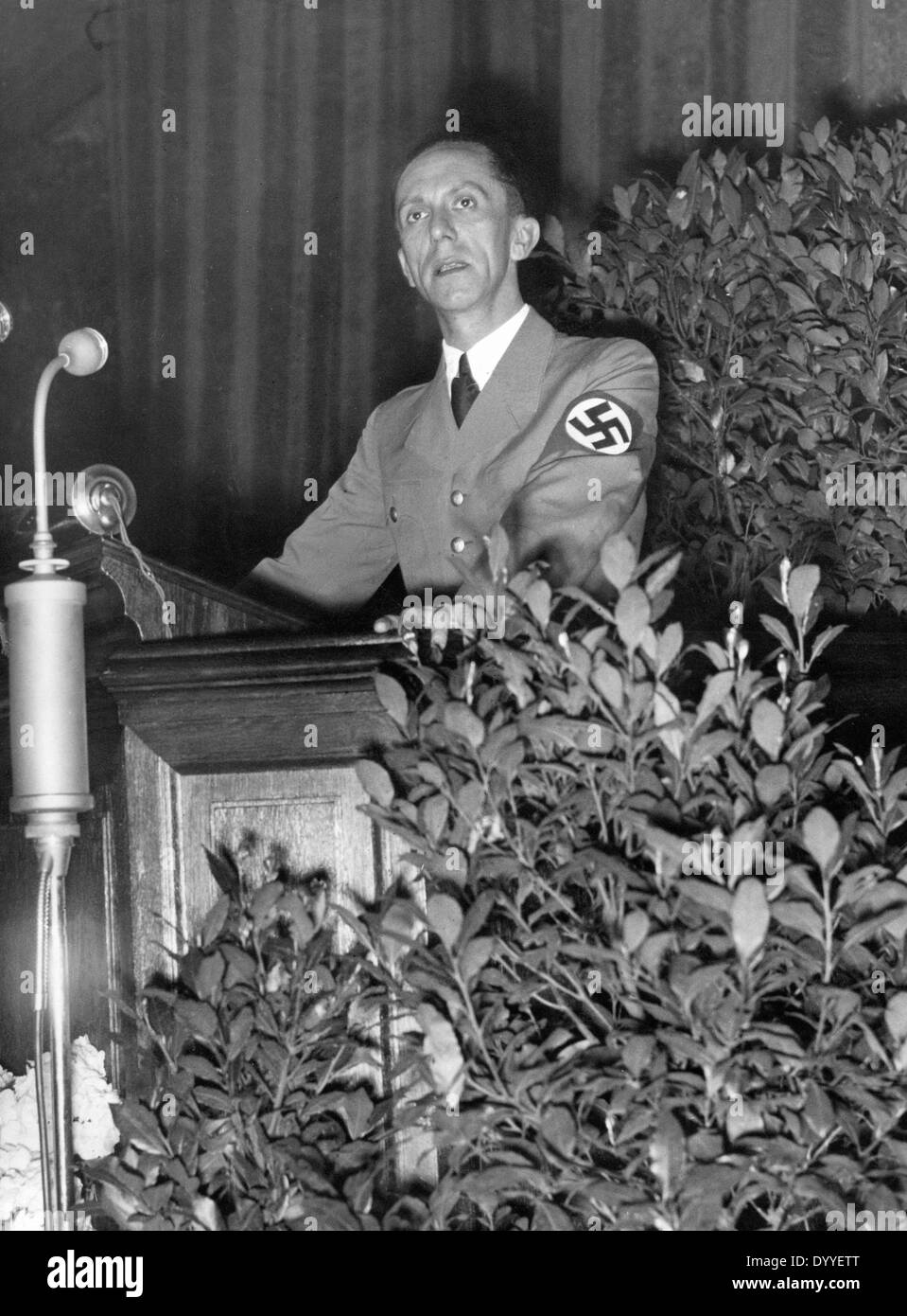 Joseph goebbels speech Schwarzweiß-Stockfotos und -bilder - Alamy