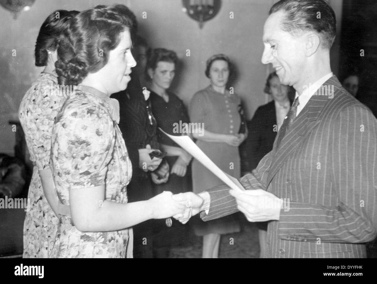 Propaganda minister joseph goebbels -Fotos und -Bildmaterial in hoher ...