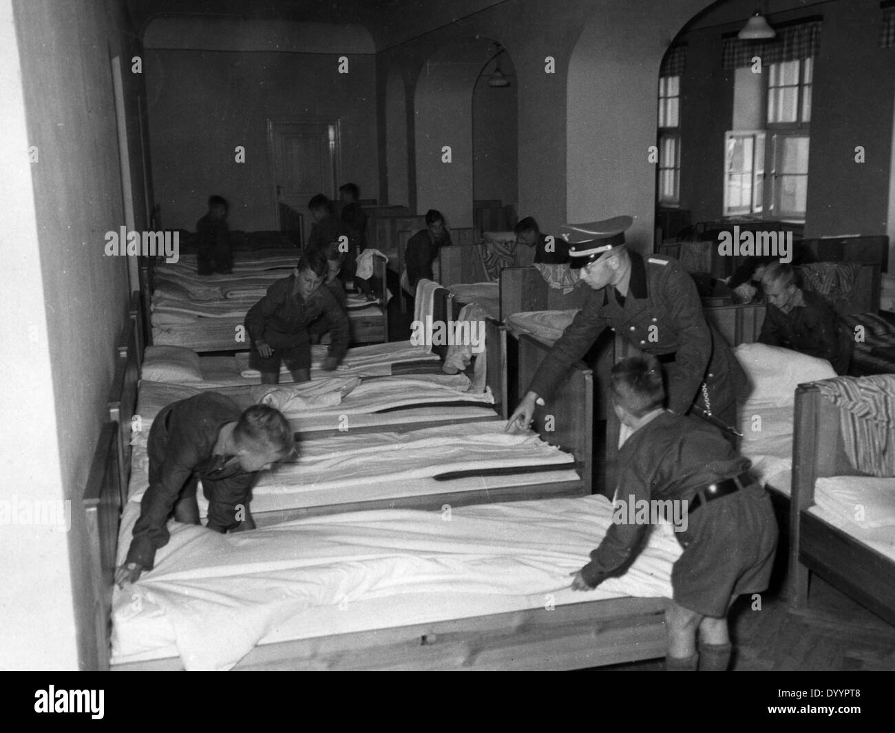 Adolf hitler schulen -Fotos und -Bildmaterial in hoher Auflösung – Alamy