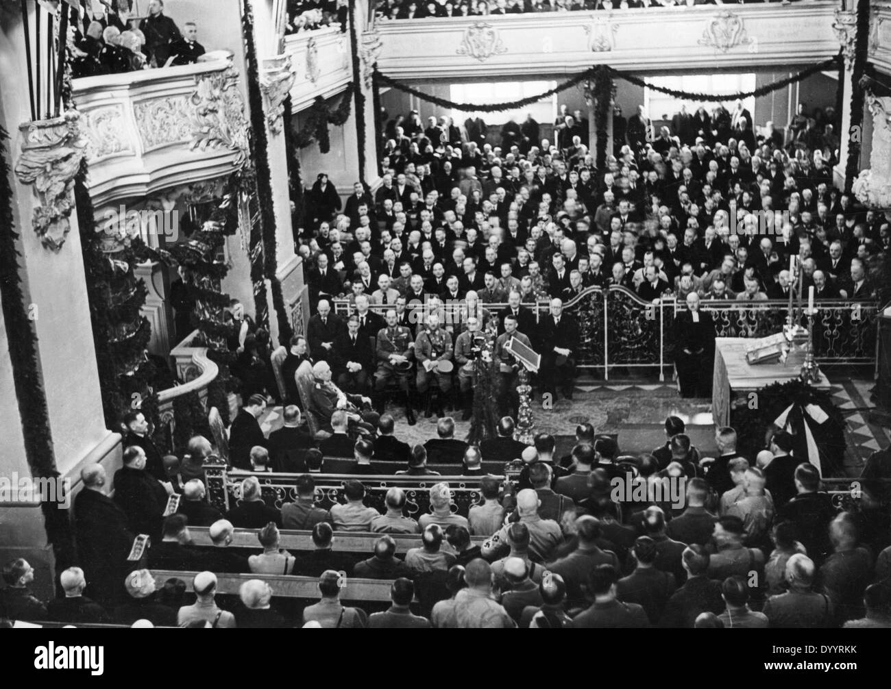 Adolf hitler und paul von hindenburg -Fotos und -Bildmaterial in hoher ...