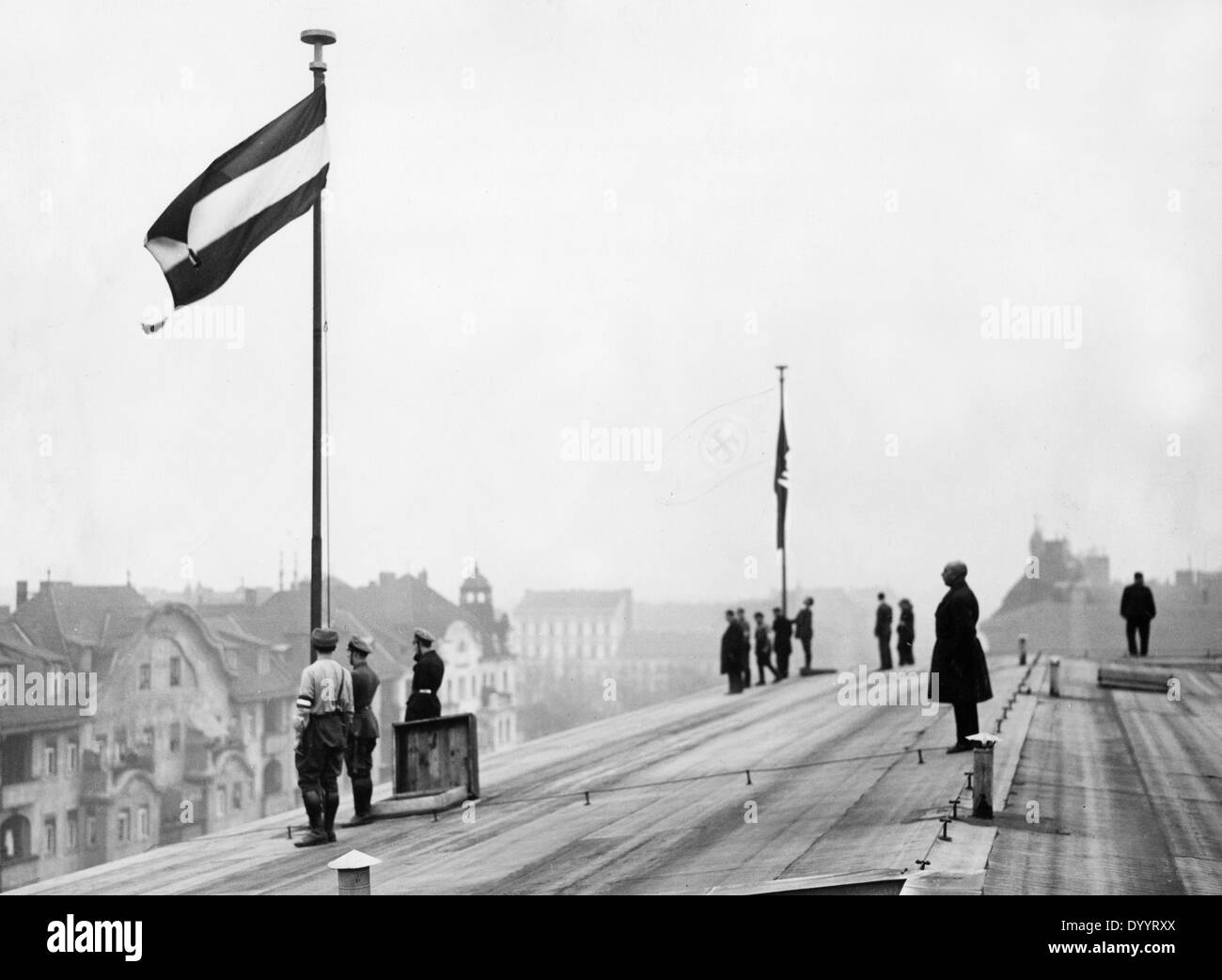 Hissen Von Flaggen Stockfotos und -bilder Kaufen - Alamy