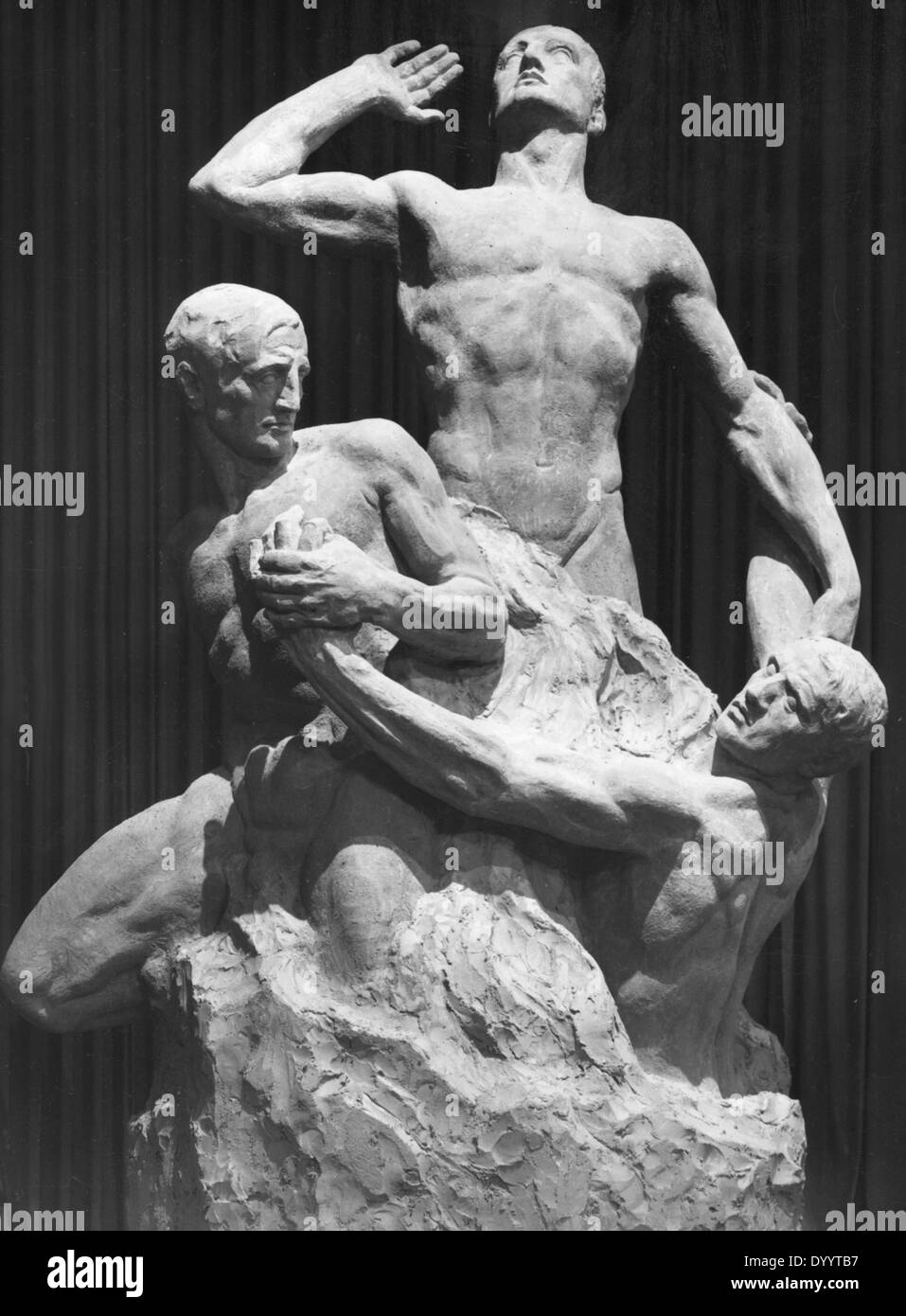 Nazi art sculptures Schwarzweiß-Stockfotos und -bilder - Alamy