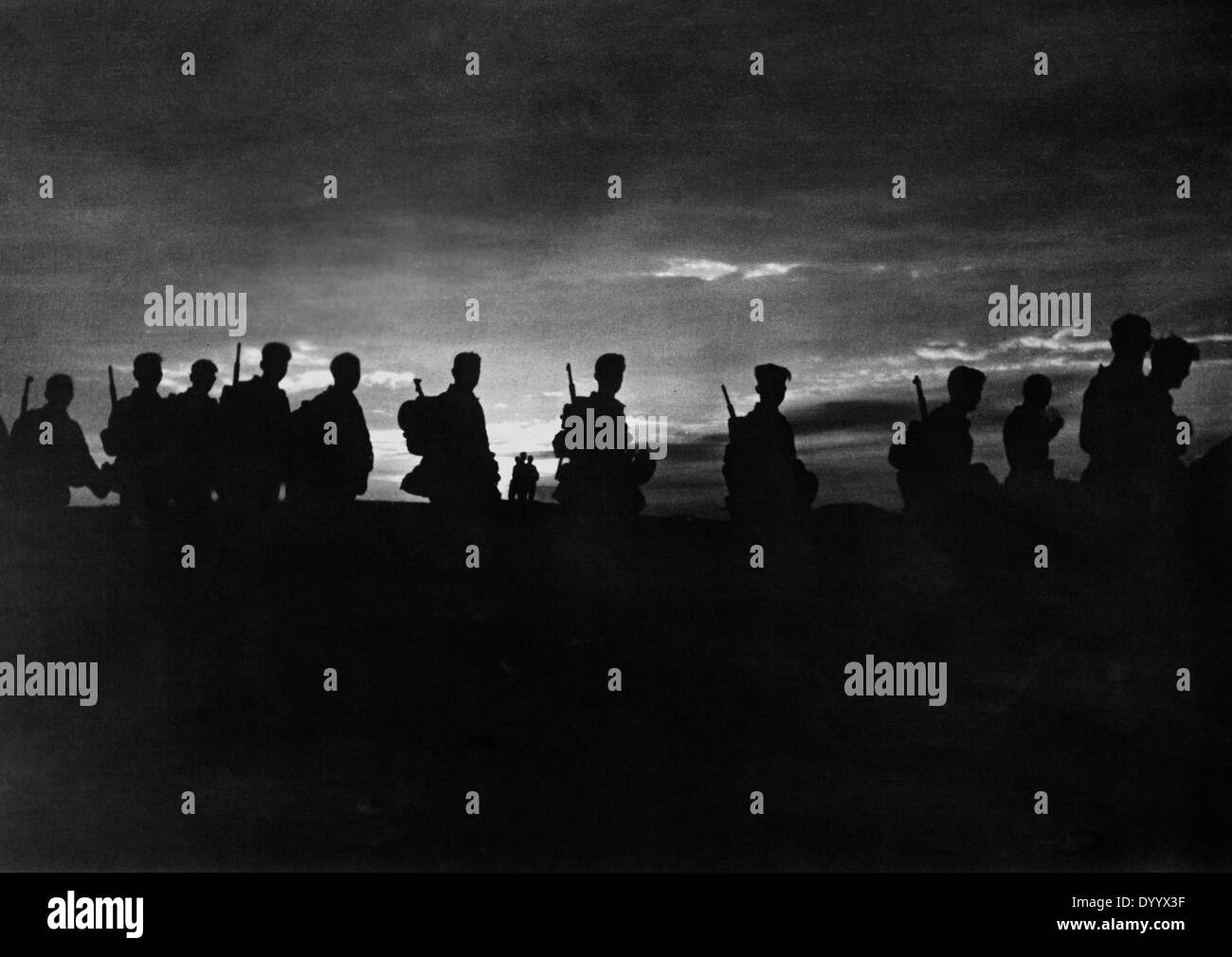 Deutsch infanterie fortschritt ostfront -Fotos und -Bildmaterial in ...