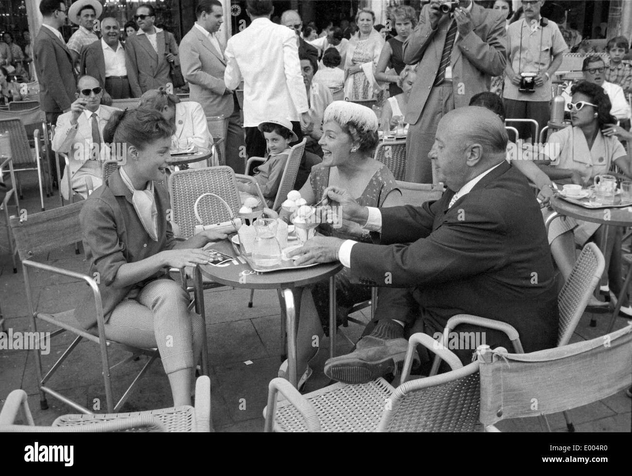 Romy schneider und magda schneider -Fotos und -Bildmaterial in hoher ...