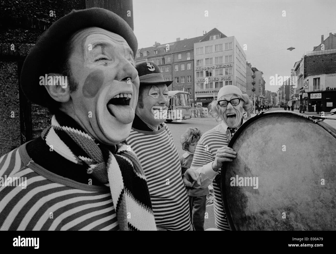 Karneval clowns -Fotos und -Bildmaterial in hoher Auflösung – Alamy