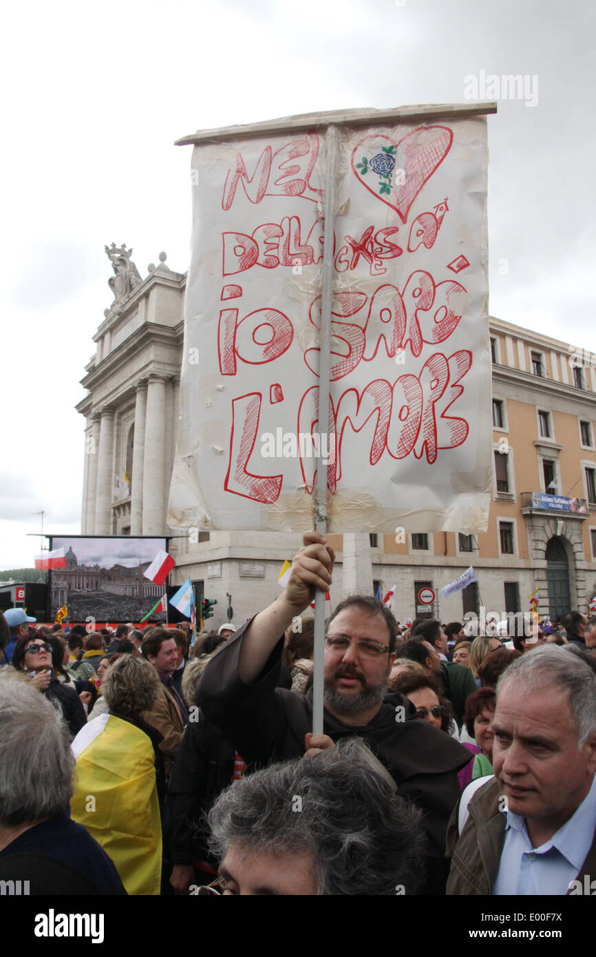 Rom, Italien. 27. April 2014. Pilger aus der ganzen Welt versammeln ...