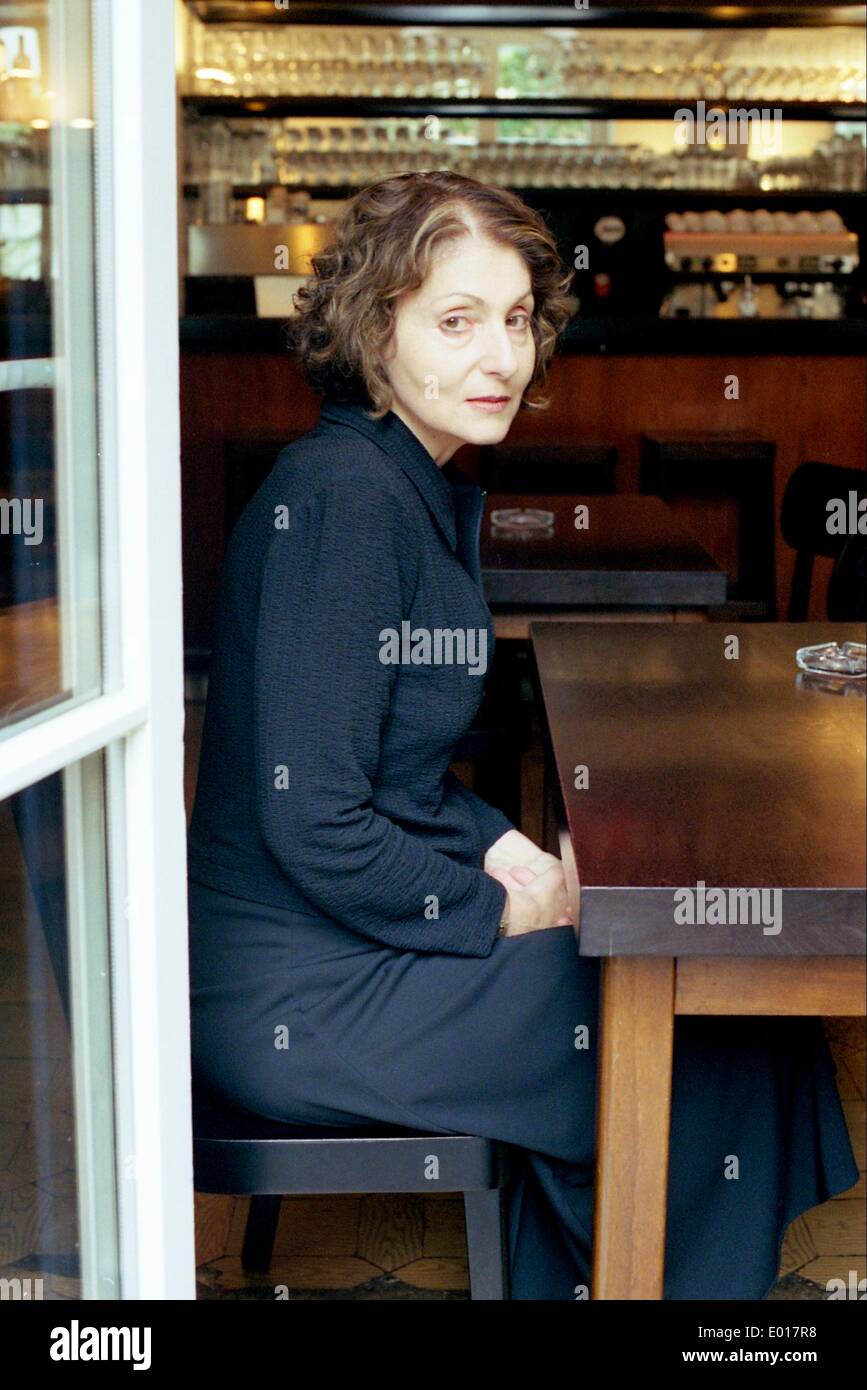 Lily brett -Fotos und -Bildmaterial in hoher Auflösung – Alamy