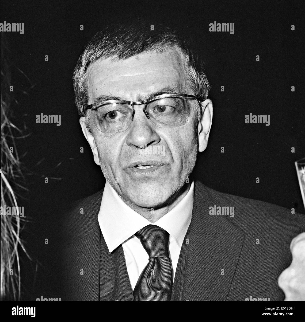 Schriftsteller peter weiss -Fotos und -Bildmaterial in hoher Auflösung ...