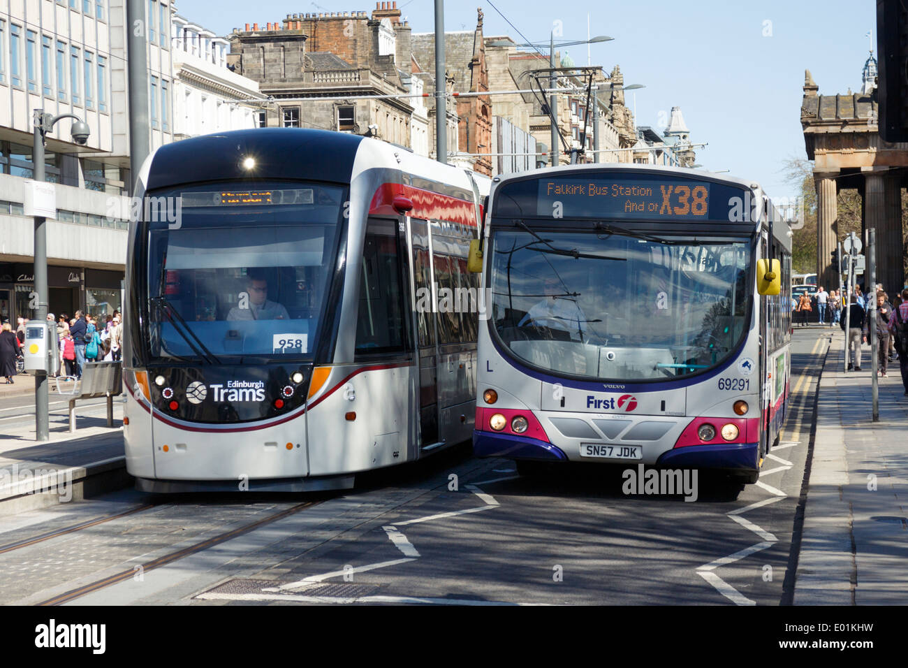 Edinburgh Bus Stop Stockfotos und -bilder Kaufen - Alamy
