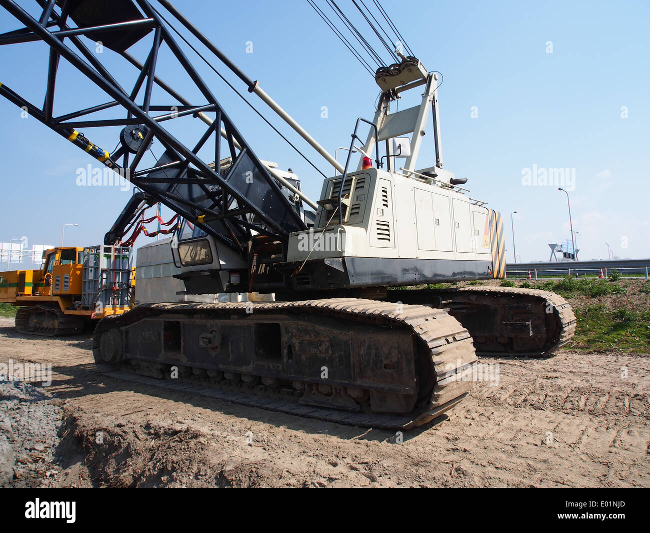 Der Hitachi Sumito SCX700 ist ein schwerer Raupenkran für Bau- und Industrieanwendungen. Dank ...