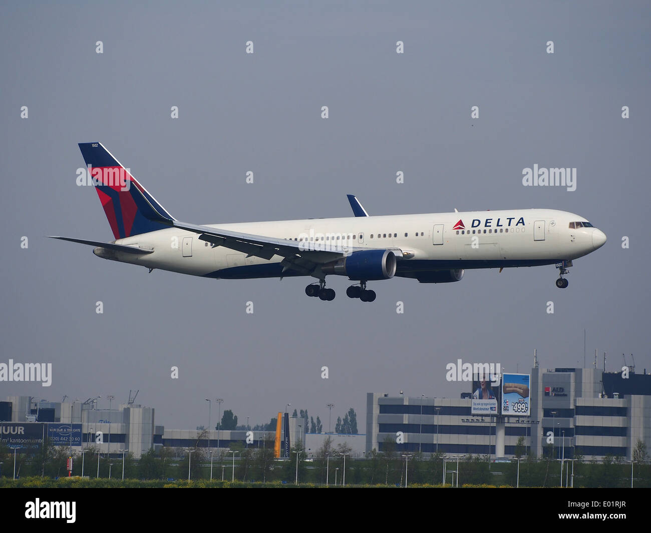Delta Airlines Flug N152DL, eine Boeing 767 (MSN 24984), landet am ...