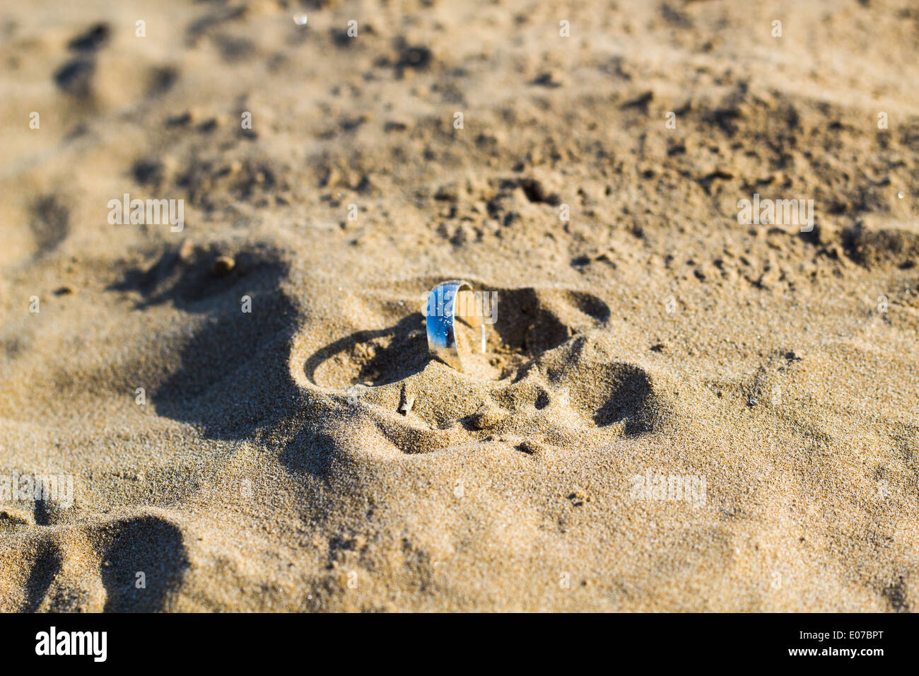 Verlorener ring -Fotos und -Bildmaterial in hoher Auflösung – Alamy