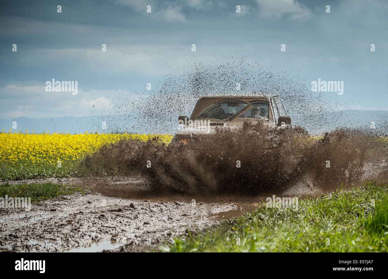 Rutschendes auto -Fotos und -Bildmaterial in hoher Auflösung – Alamy