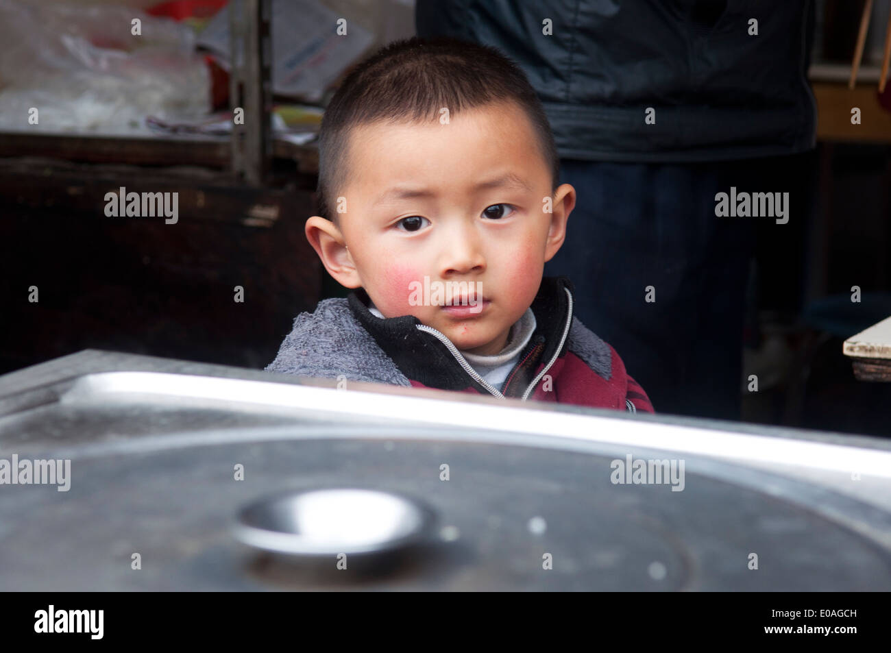 Chinese kid -Fotos und -Bildmaterial in hoher Auflösung – Alamy