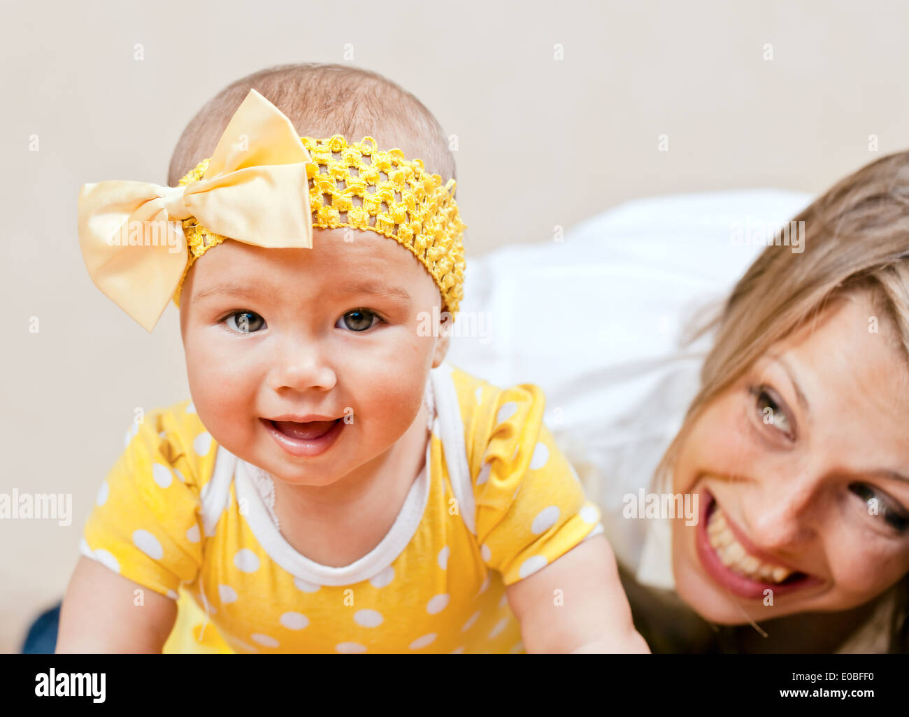 Junge mutter mit -Fotos und -Bildmaterial in hoher Auflösung - Seite 3 - Alamy