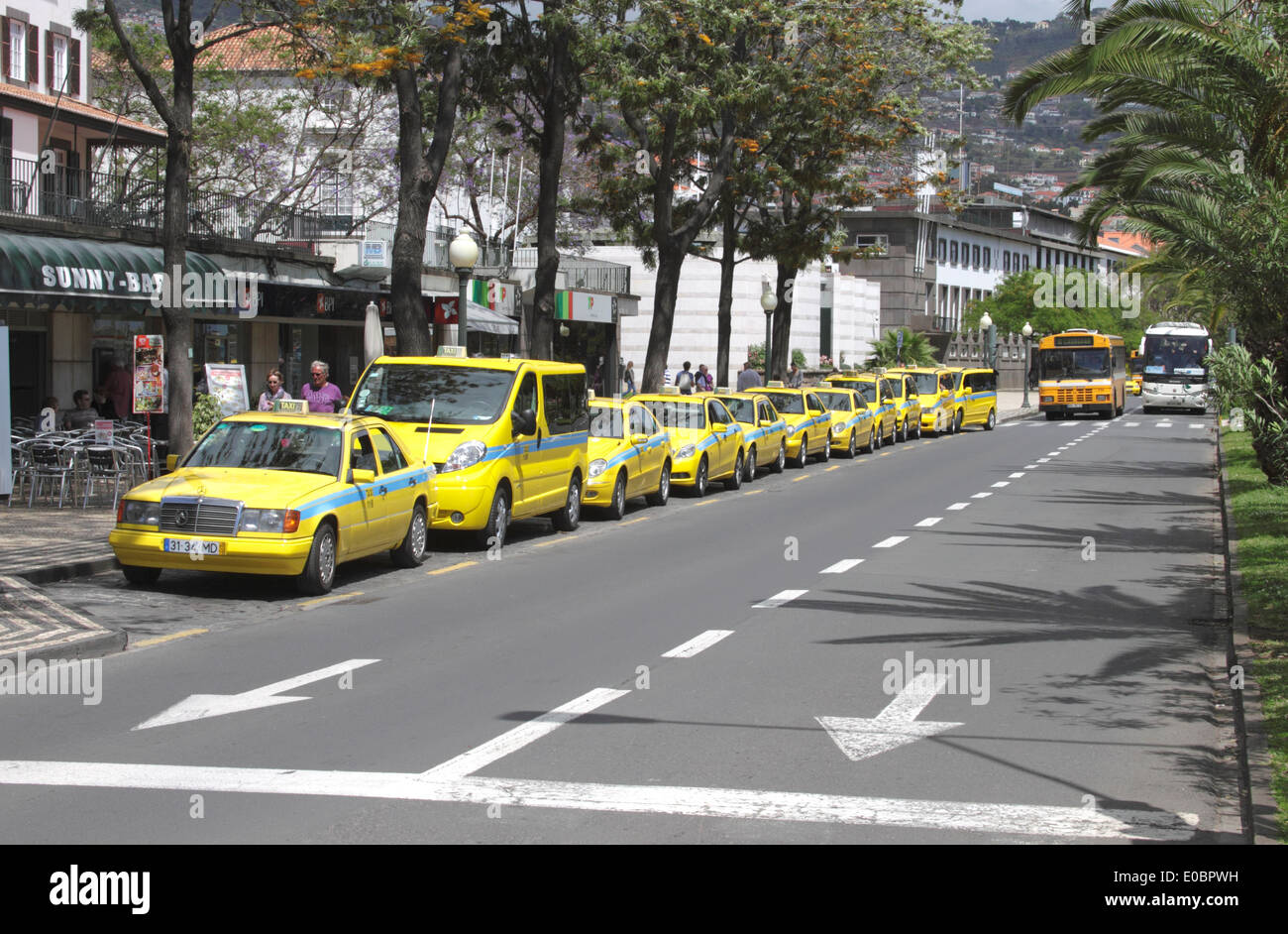Funchal taxi -Fotos und -Bildmaterial in hoher Auflösung – Alamy