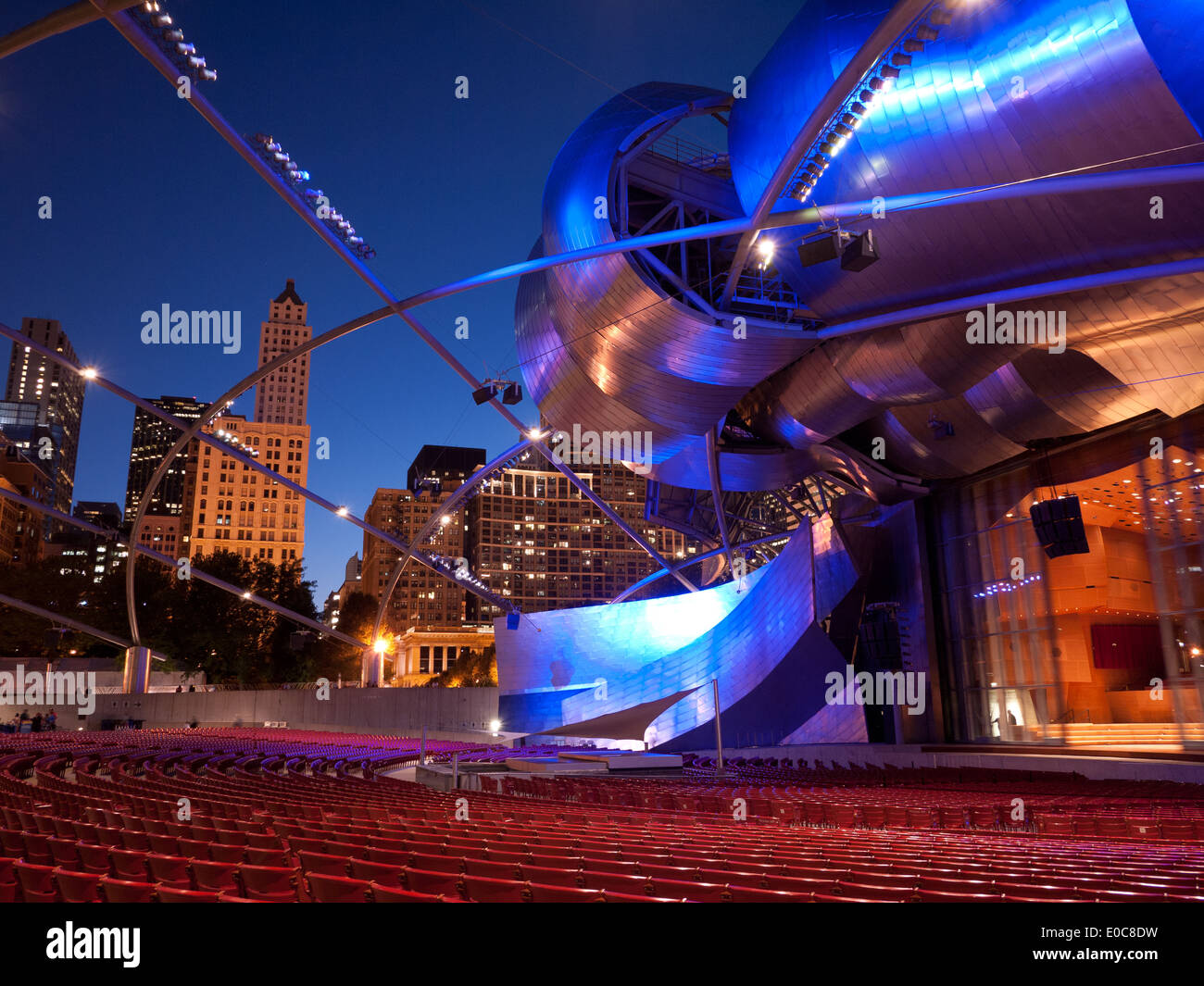 Jay pritzker pavillon chicago skyline -Fotos und -Bildmaterial in hoher ...