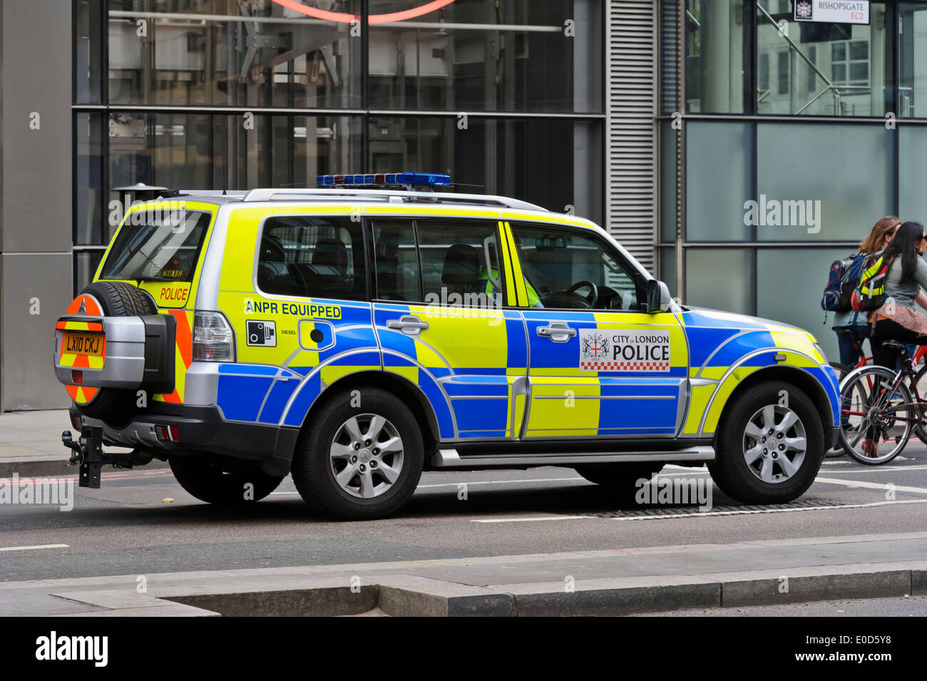Britisches polizeifahrzeug -Fotos und -Bildmaterial in hoher Auflösung ...
