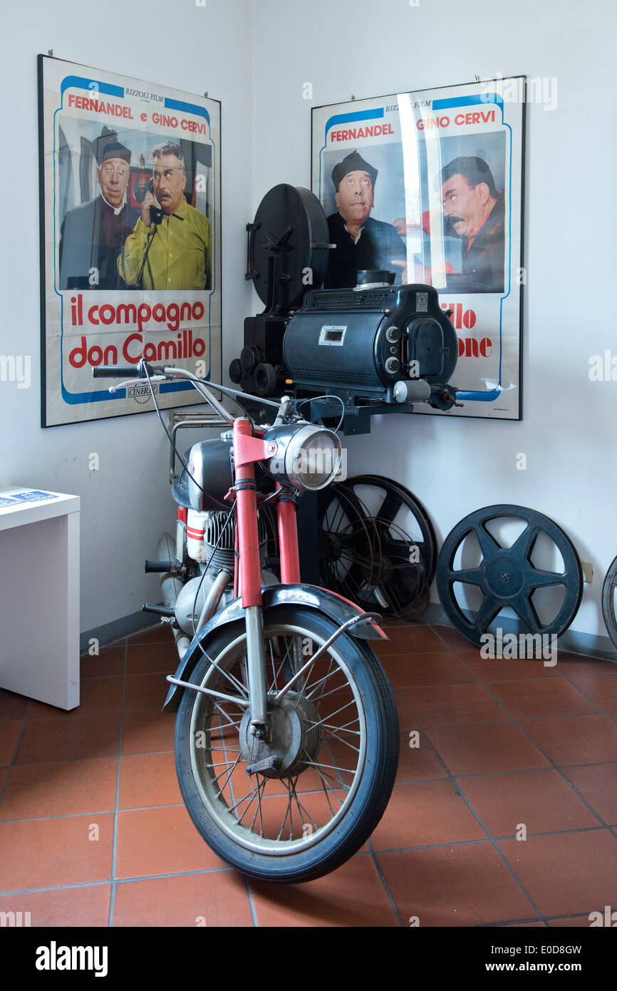 Brescello reggio emilia italy statue -Fotos und -Bildmaterial in hoher ...