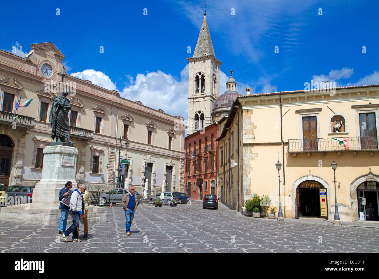 Piazza Garibaldi in Sulmona Stockfotografie - Alamy