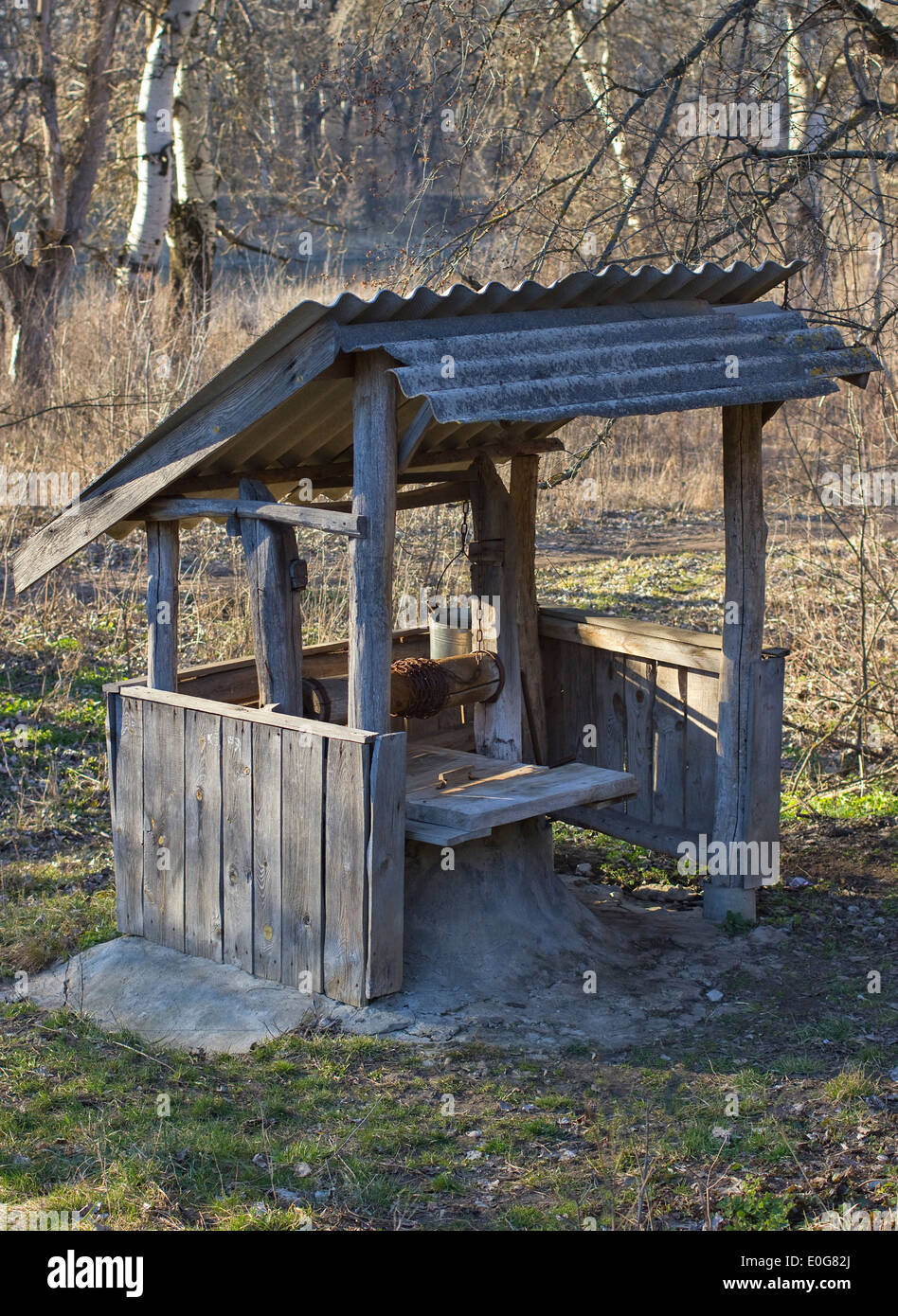 Alter holzbrunnen -Fotos und -Bildmaterial in hoher Auflösung – Alamy