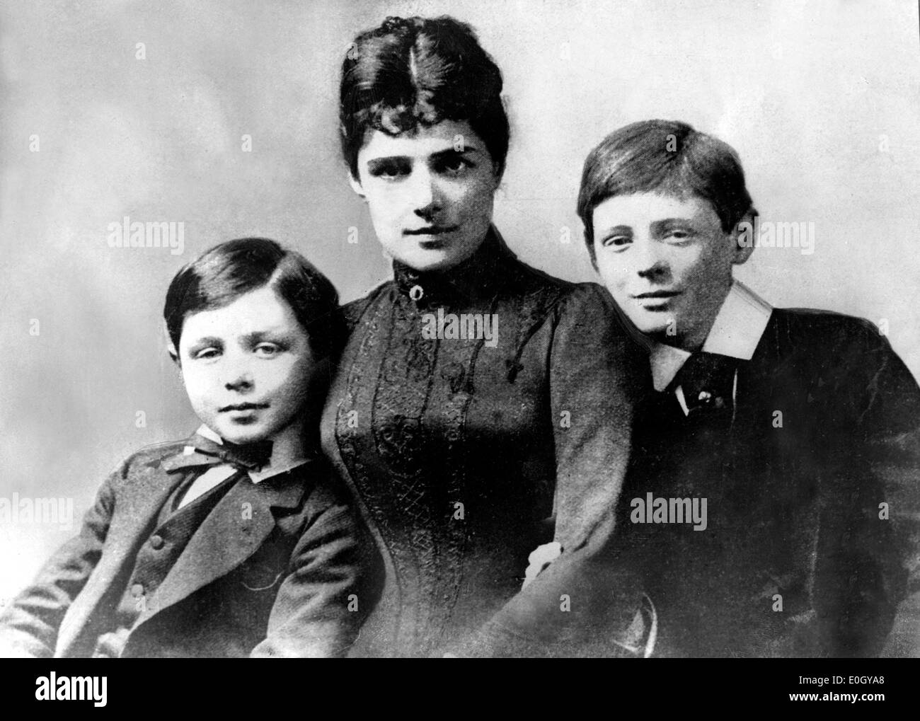 Sir Winston Churchill mit Mutter Jennie Jerome und Bruder John Strange ...