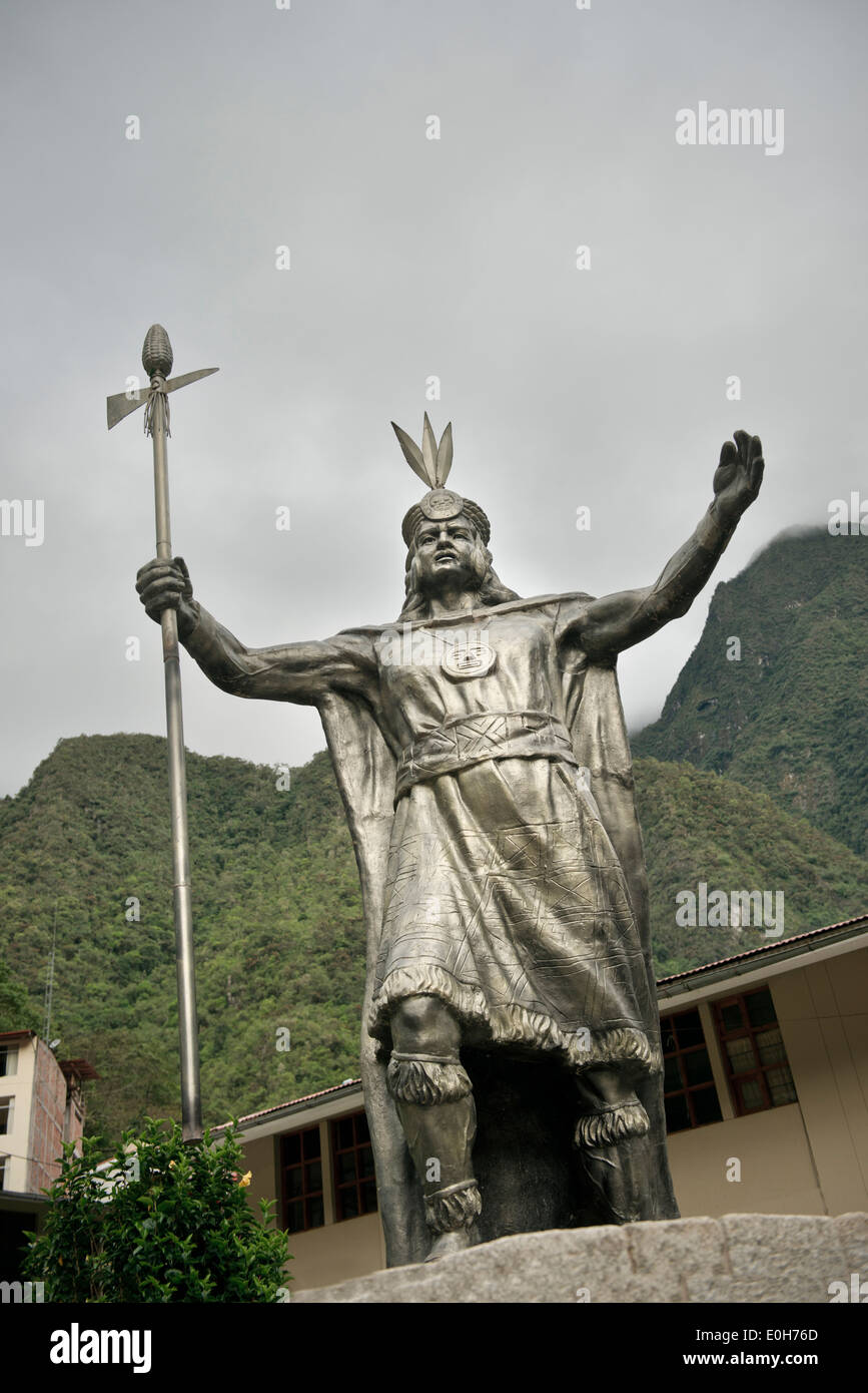 Statue von Inka König in Aguas Calientes, Machu Picchu, Cusco, Cuzco ...