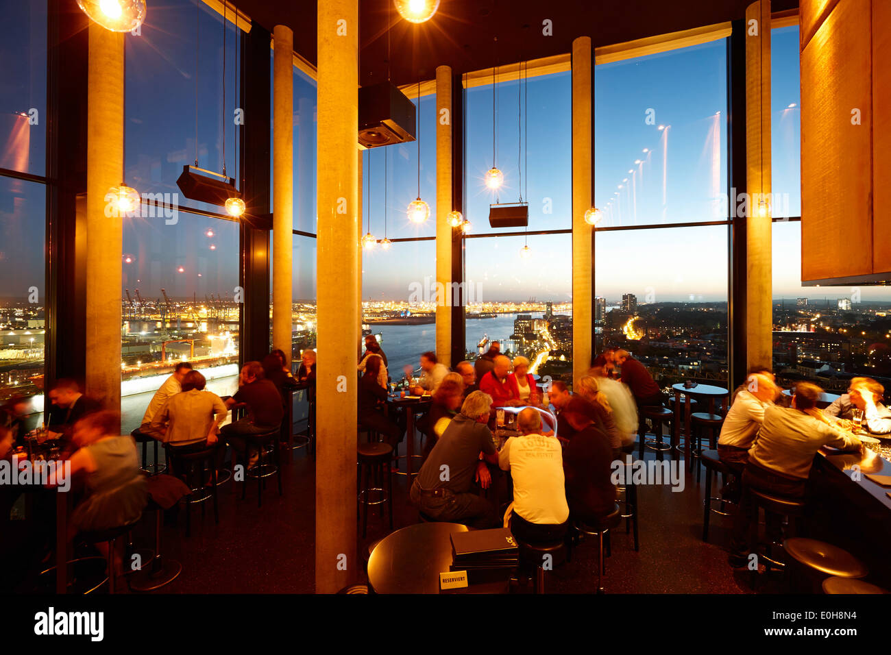 Bar 20up, 20. Stock des Empire Riverside Hotel, St.Pauli, Hamburg, Deutschland Stockfotografie ...