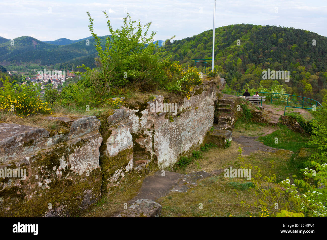 Schloss Falkenburg bei Wilgartswiesen Pfälzer Wald Pfalz Deutschland ...