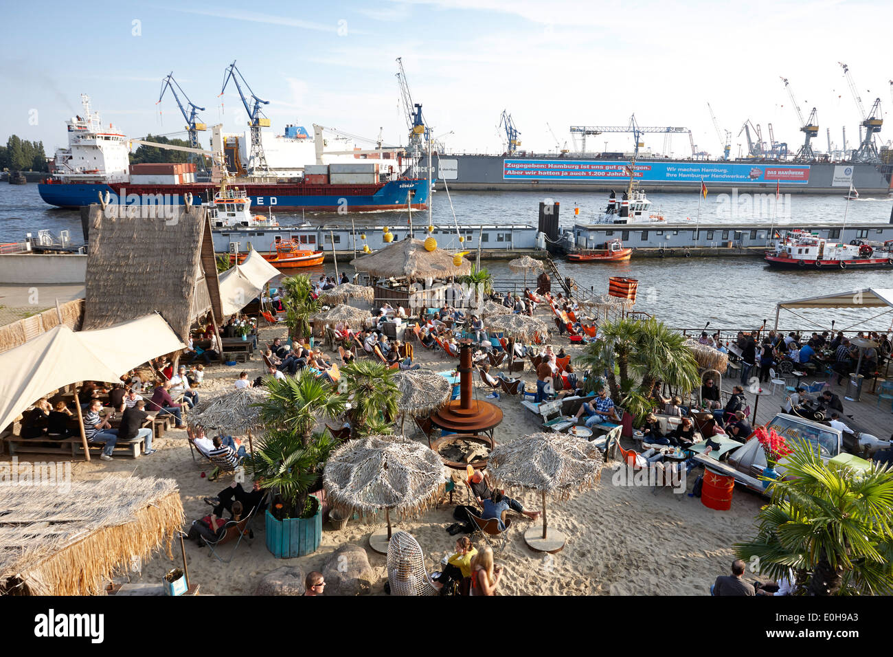 Strandbar Strand Pauli, Hafenstrasse, Hamburg Hafen, Deutschland ...