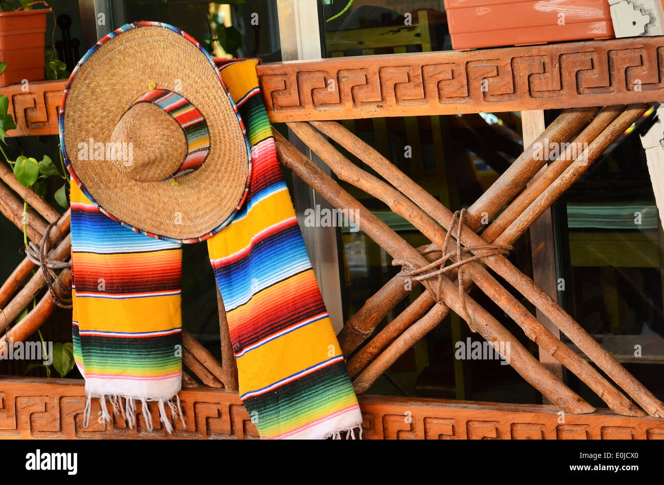 Sombrero poncho -Fotos und -Bildmaterial in hoher Auflösung – Alamy