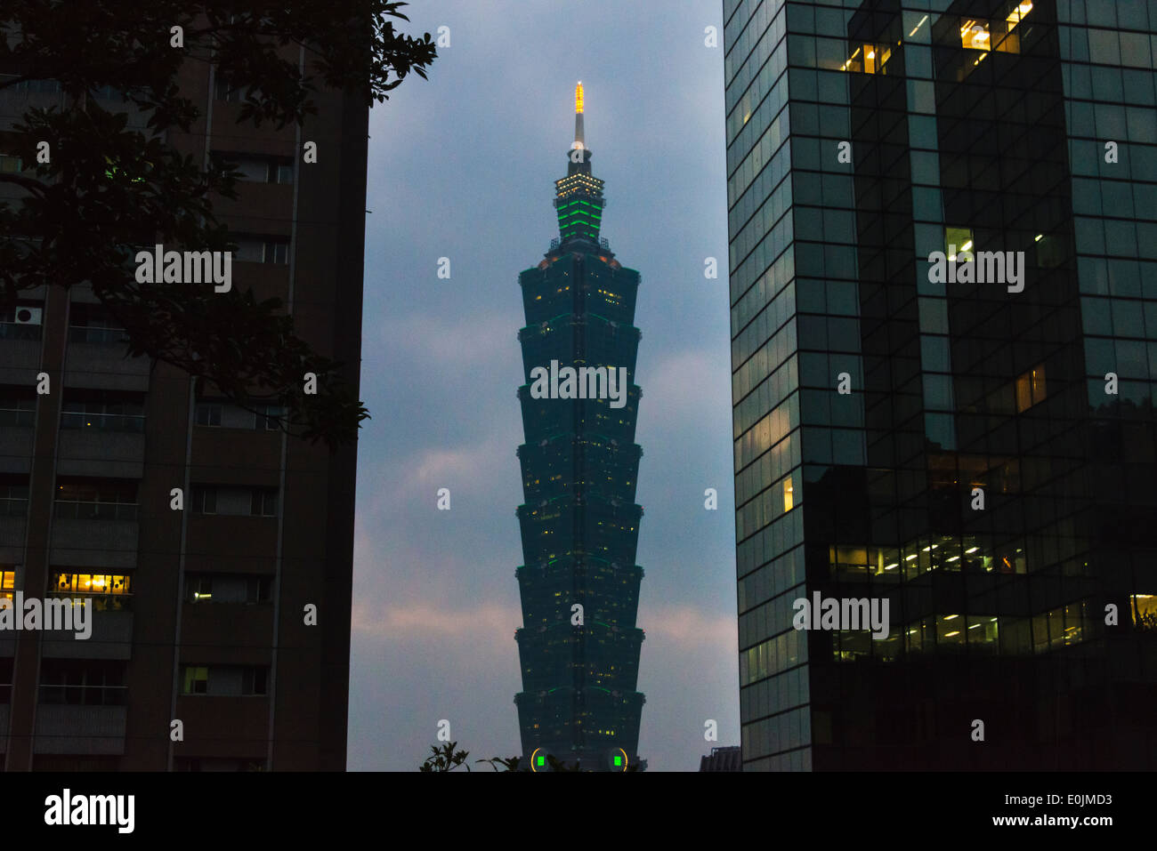 Taipei 101 building skyscraper -Fotos und -Bildmaterial in hoher Auflösung – Alamy