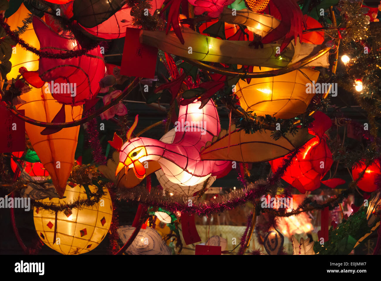 Lanterns chinese new year -Fotos und -Bildmaterial in hoher Auflösung ...