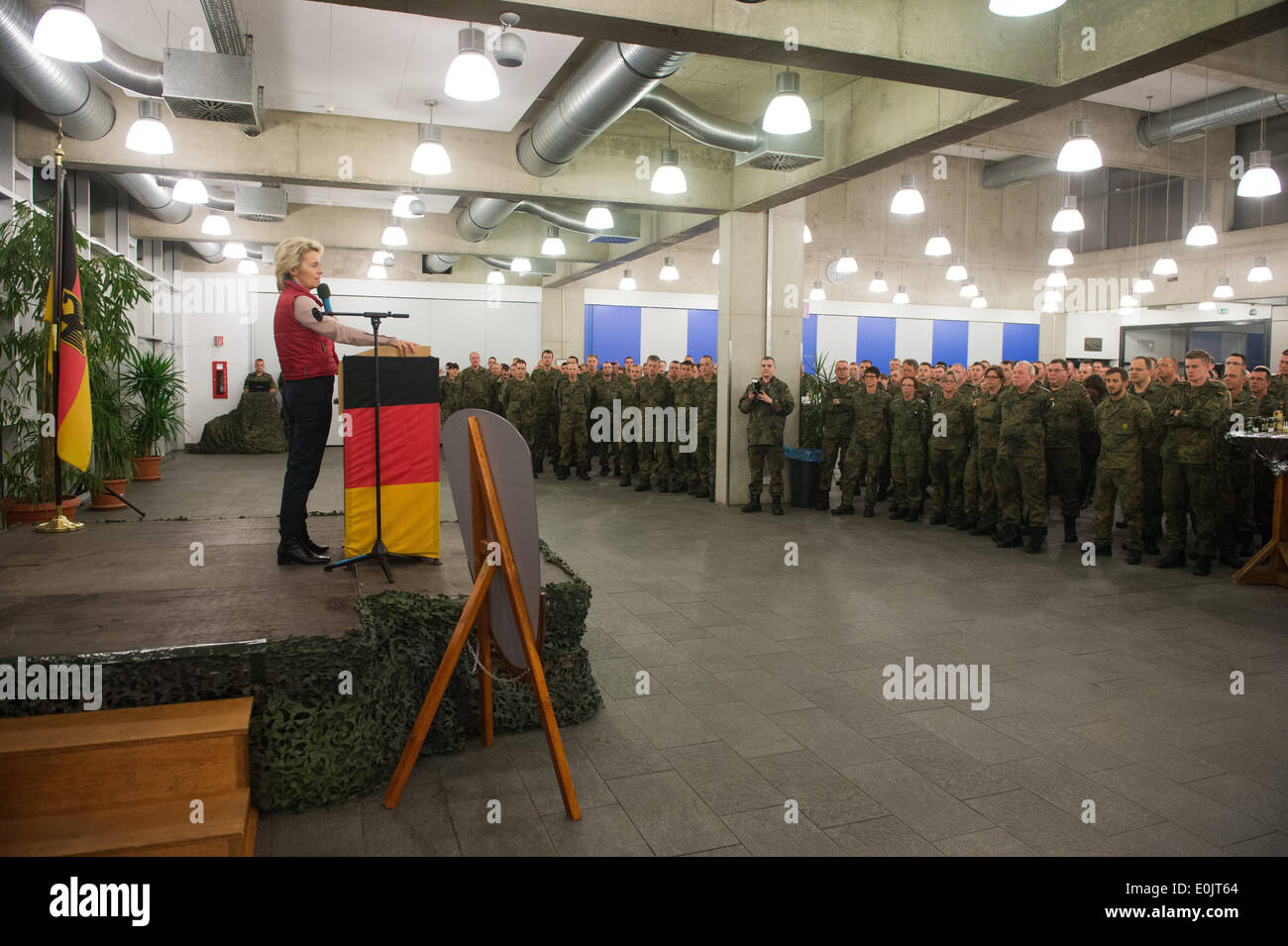 German soldiers in prizren kosovo -Fotos und -Bildmaterial in hoher ...