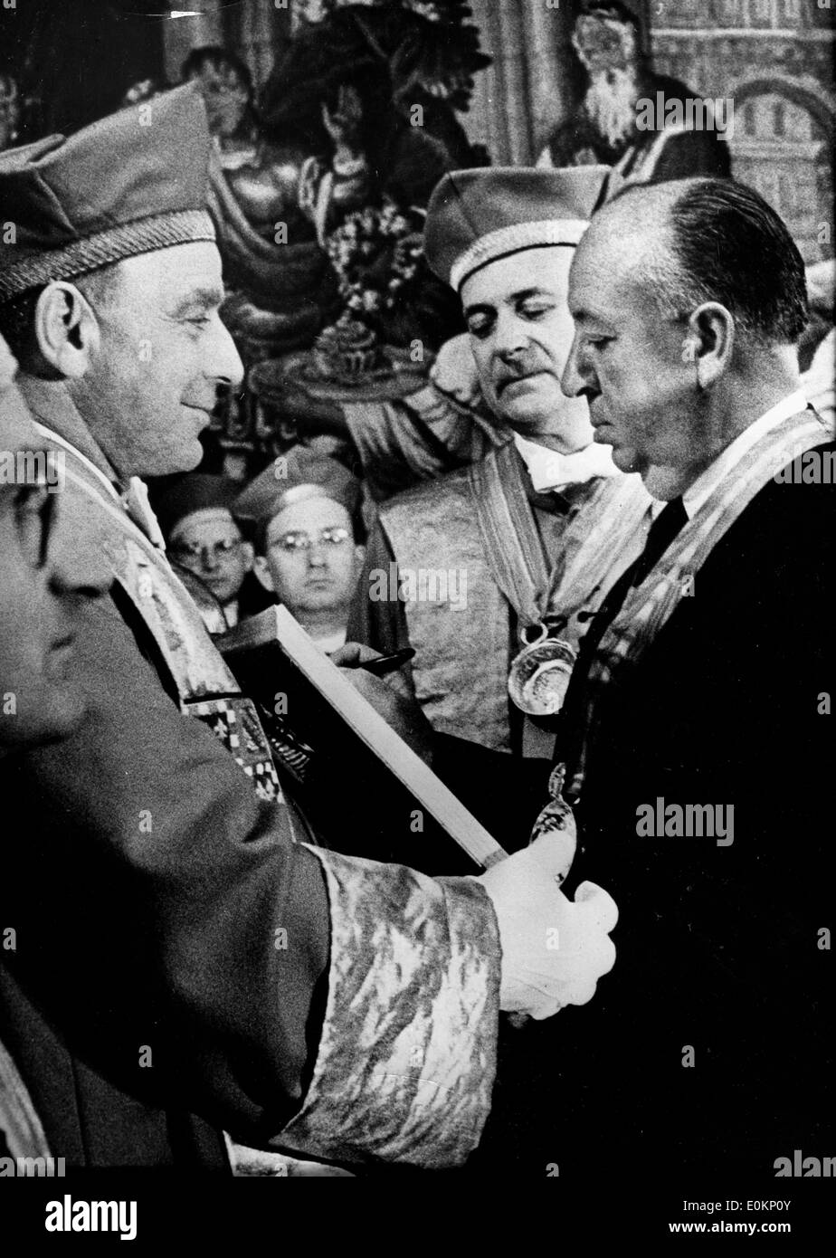 Alfred talkies -Fotos und -Bildmaterial in hoher Auflösung – Alamy