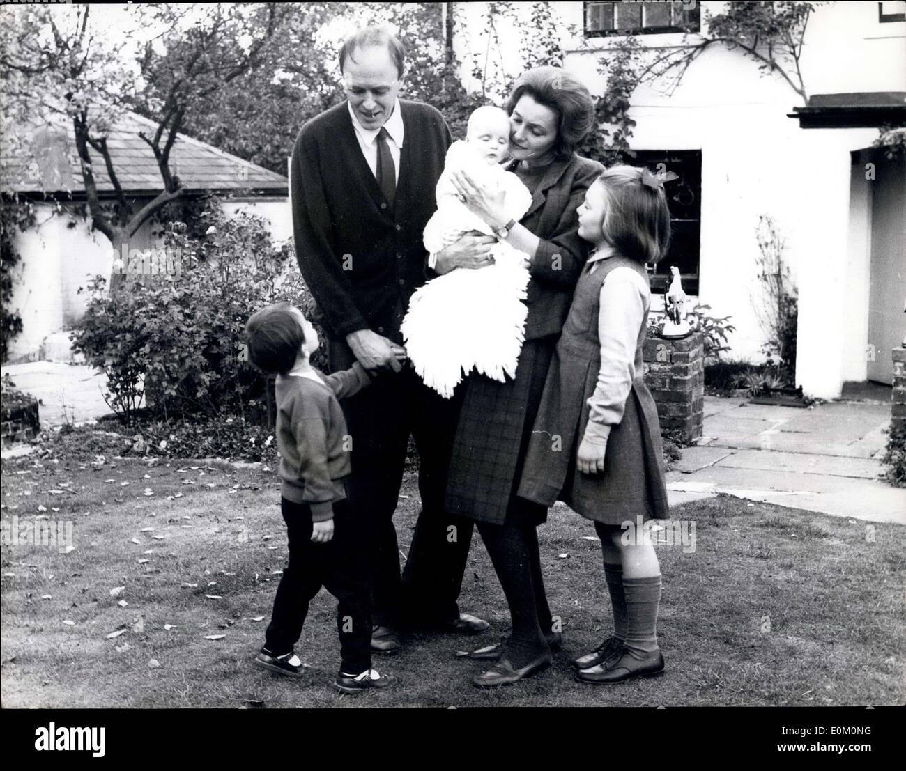 10. Februar 1953 - Pat Neal und ihre neue Tochter. Leben sieht jetzt ...