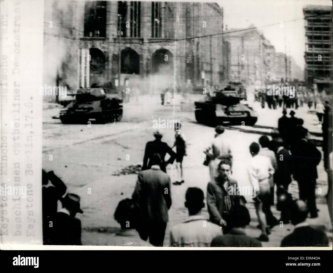 Sowjetische panzer ostberlin -Fotos und -Bildmaterial in hoher ...