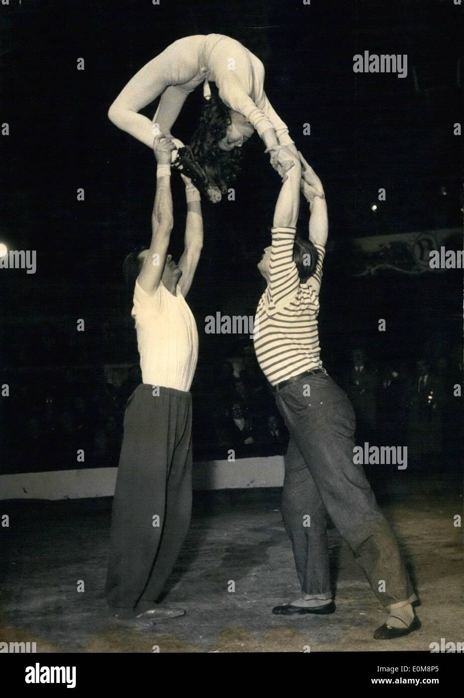 Akrobatische zahl -Fotos und -Bildmaterial in hoher Auflösung – Alamy