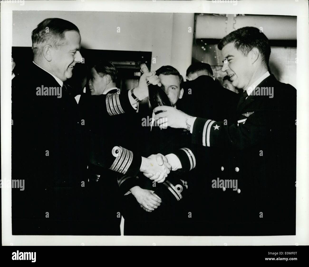02. Feb 1955 - Amerikaner landen auf dem neuen britischen Flattop: Die ...