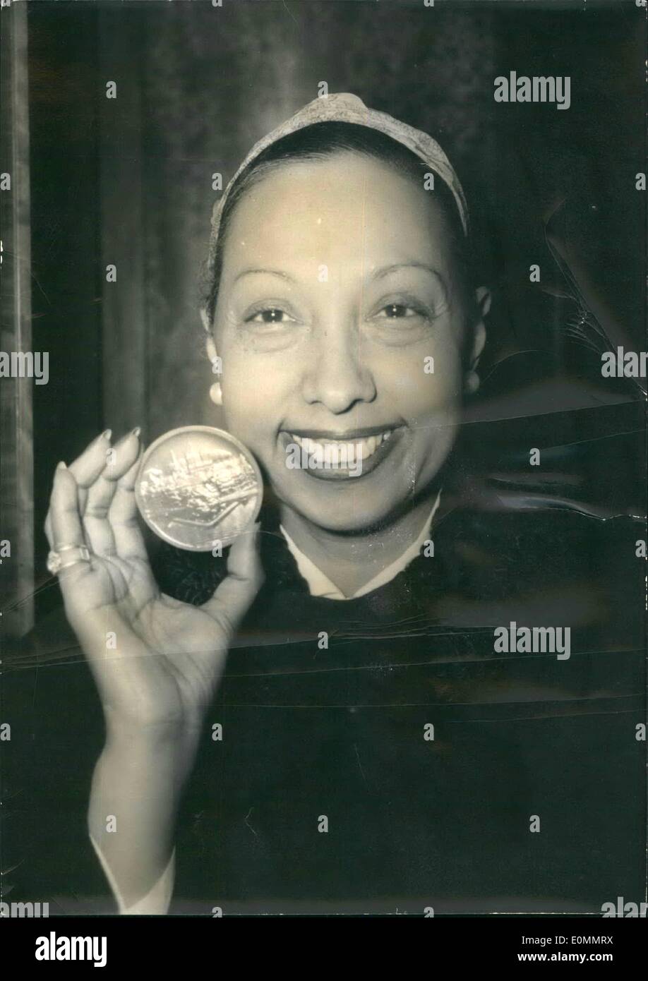 3. März 1956 - Josephine Baker ausgezeichnet "Zinnoberrot" Medaille der ...