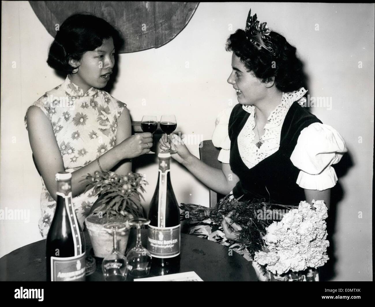 Deutsche weinkönigin -Fotos und -Bildmaterial in hoher Auflösung – Alamy