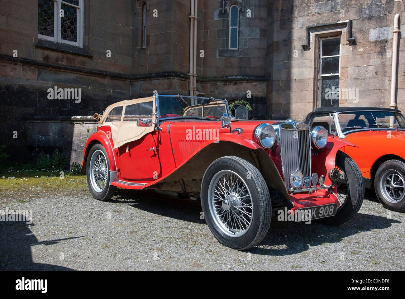 Mg classic car front view -Fotos und -Bildmaterial in hoher Auflösung ...