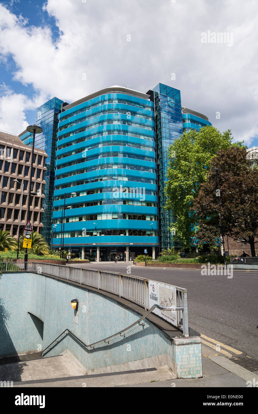 Geschäftshaus in St Botolph Street, City of London, UK Stockfotografie ...